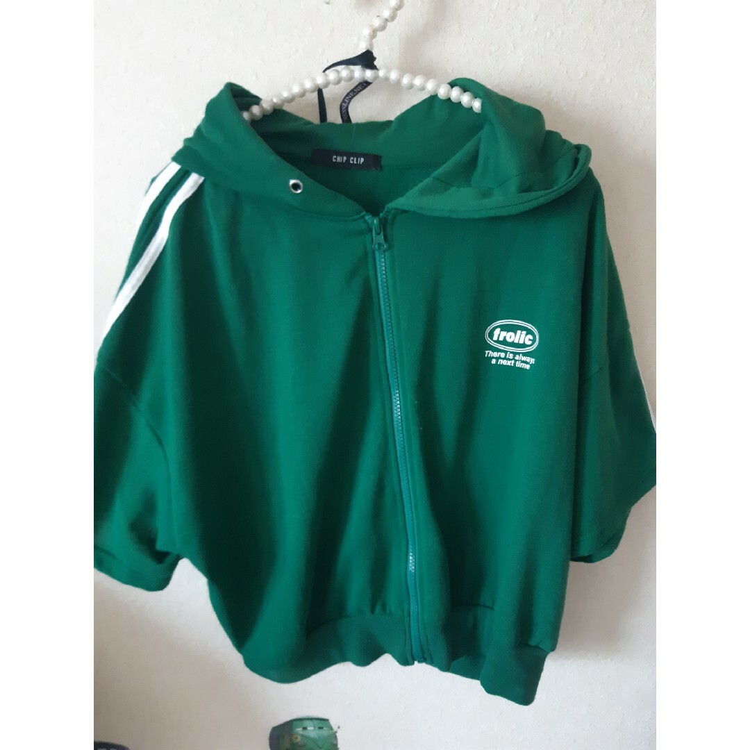 GREEN クロップド丈パーカーの通販 by ma's shop|ラクマ GREEN クロップド丈パーカーの通販 by ma's shop|ラクマ