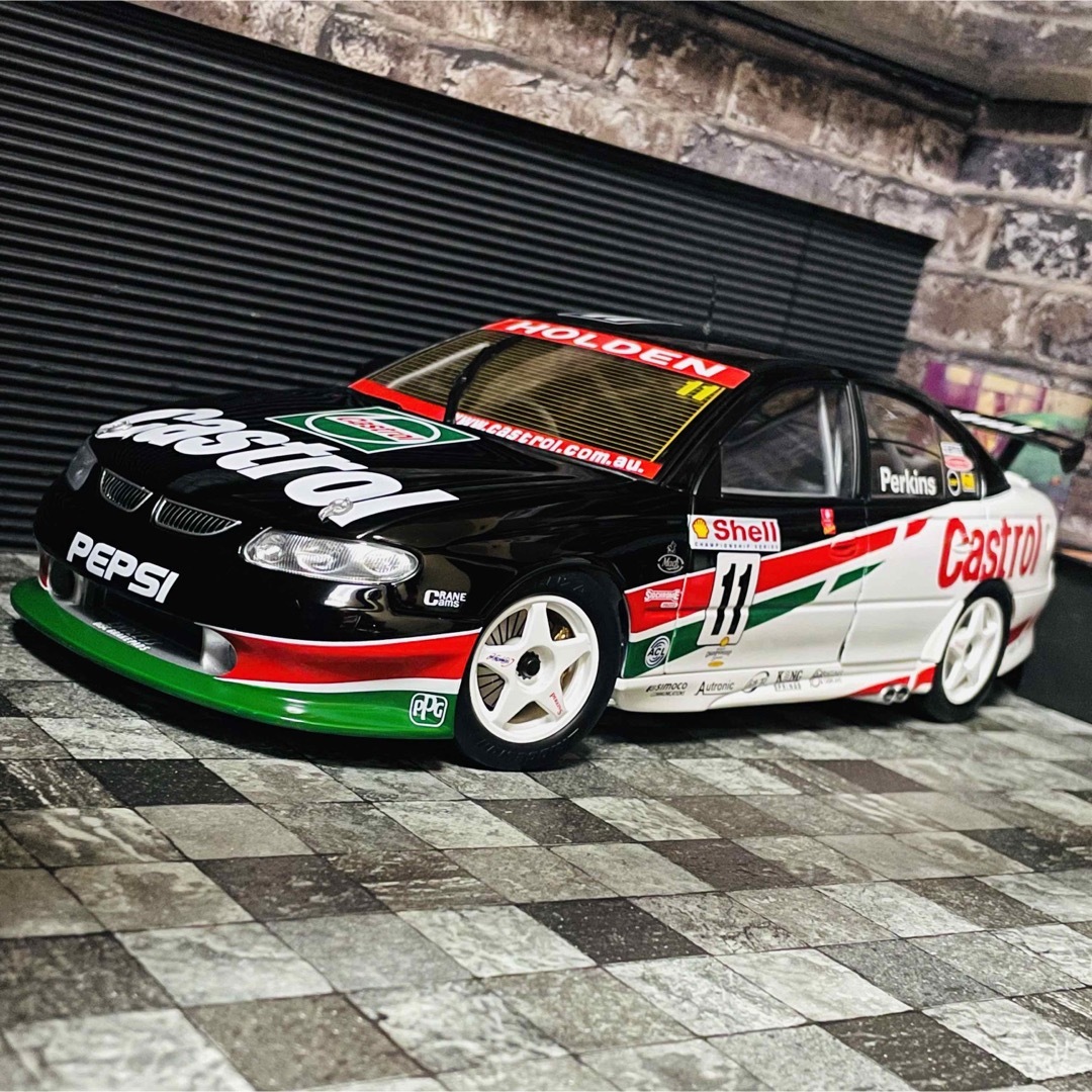 AUTOart - 国内未入荷 1/18 AUTOart ホールデン VT コモドア V8 AUTOart - 国内未入荷 1/18 AUTOart ホールデン VT コモドア V8