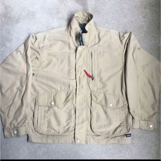 patagonia(ナイロンジャケット ・ ベージュ系)のフリマ patagonia(ナイロンジャケット ・ ベージュ系)のフリマ