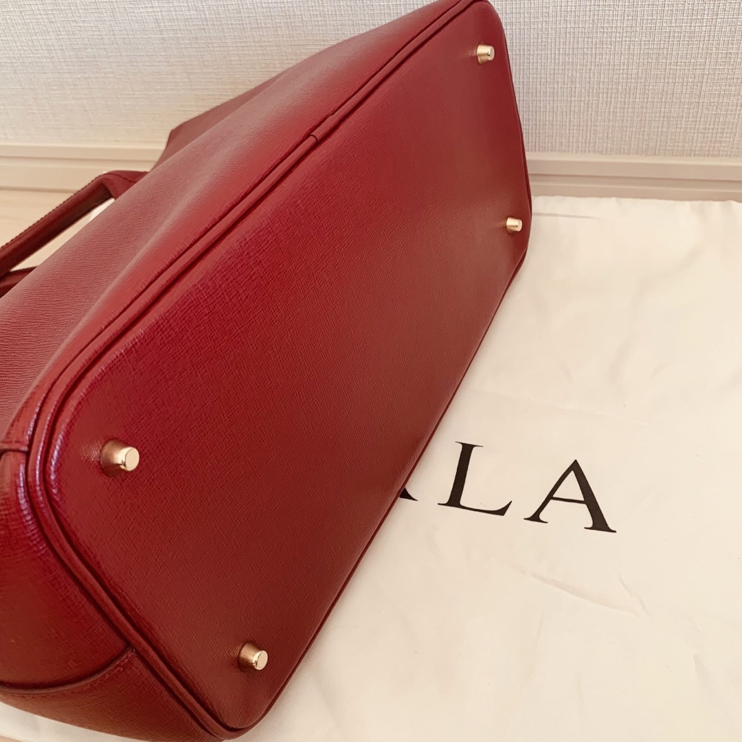 FURLA - フルラ FURLA 赤 レザーバッグ ハンドバッグ ショルダー FURLA - フルラ FURLA 赤 レザーバッグ ハンドバッグ ショルダー