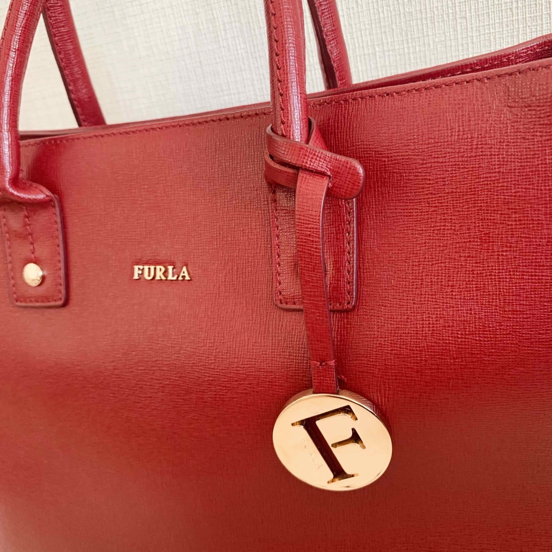 FURLA - フルラ FURLA 赤 レザーバッグ ハンドバッグ ショルダー FURLA - フルラ FURLA 赤 レザーバッグ ハンドバッグ ショルダー