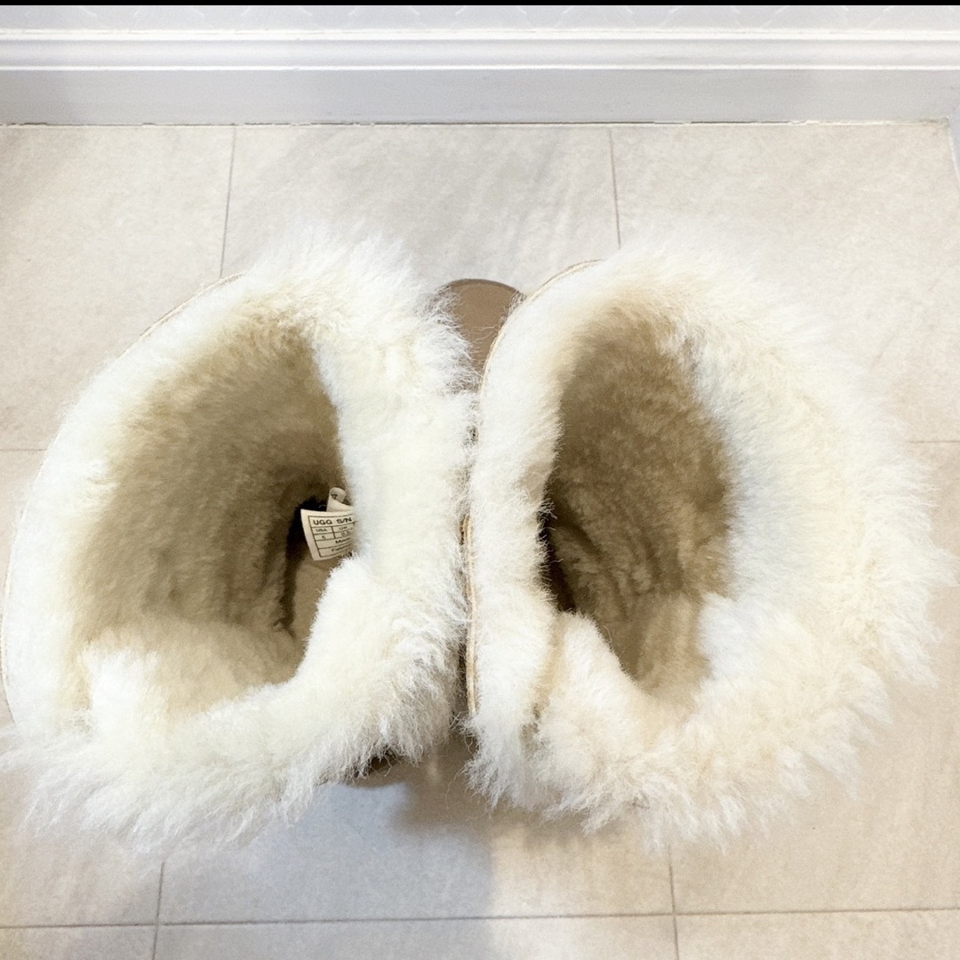UGG - UGG ムートンブーツ 金具プレートの通販 by .°✴︎TIALE UGG - UGG ムートンブーツ 金具プレートの通販 by .°✴︎TIALE