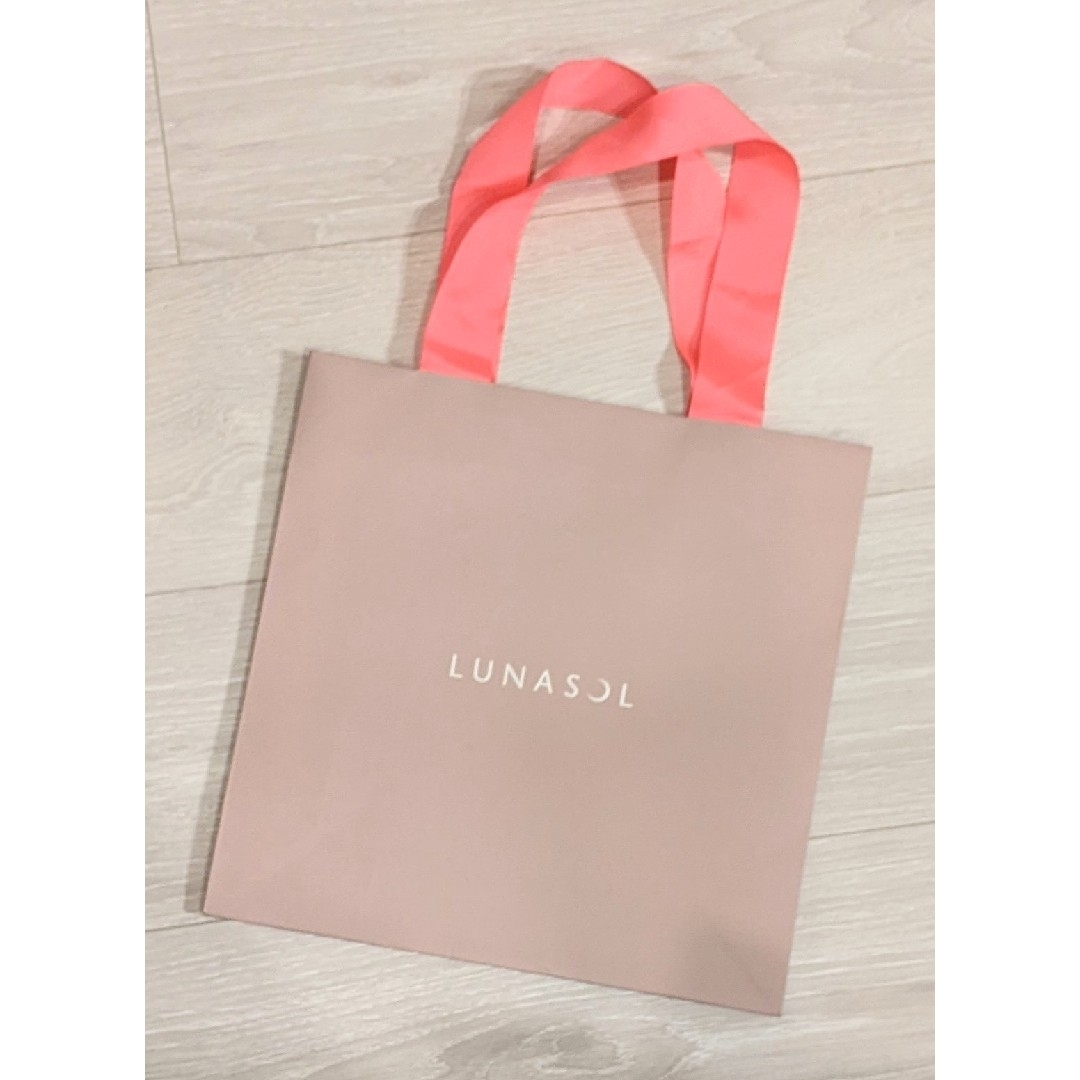 Lunasol ルナソル♡ショッパーの通販 By ことs Shop|ルナソルならラクマ