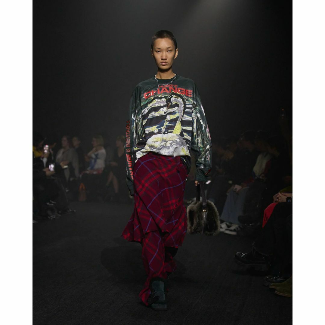 BURBERRY - BURBERRY スワン プリント トップの通販 by BMS 全 BURBERRY - BURBERRY スワン プリント トップの通販 by BMS 全