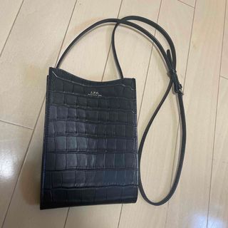 A.P.C(ショルダーバッグ)のフリマアイテム一覧 A.P.C(ショルダーバッグ)のフリマアイテム一覧