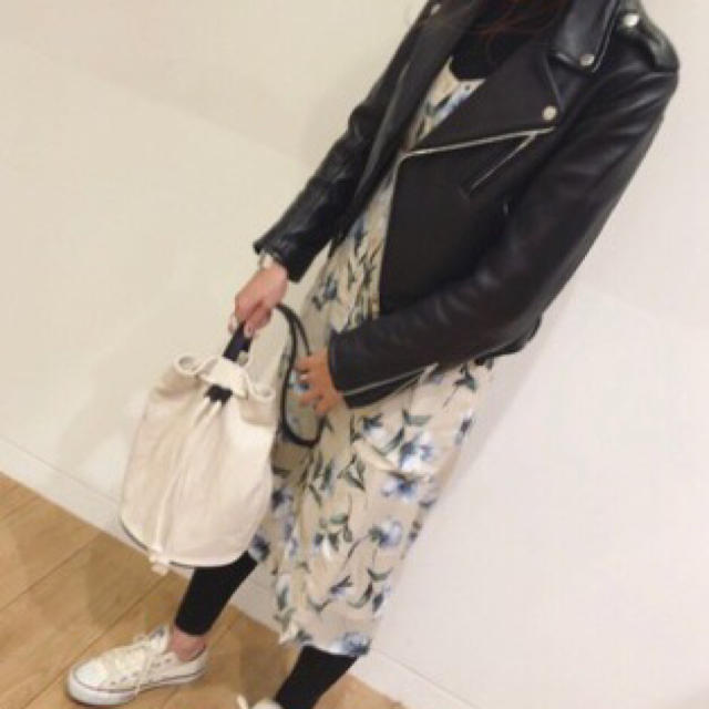 Flower Print OP フラワープリントワンピース Flower Print OP フラワープリントワンピース