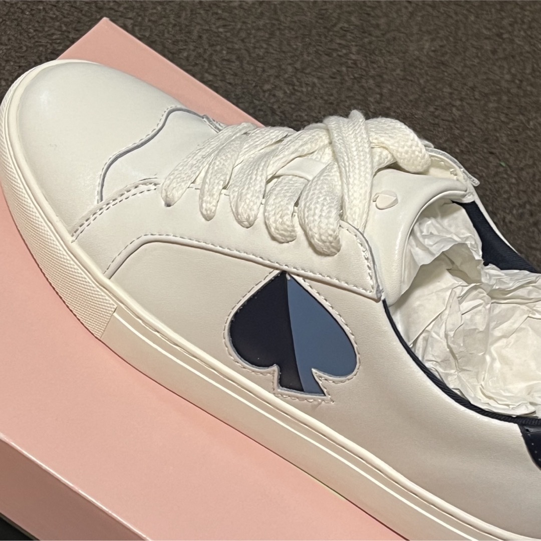 kate spade NEW YORK - ケイトスペード スニーカーの通販 by kate spade NEW YORK - ケイトスペード スニーカーの通販 by