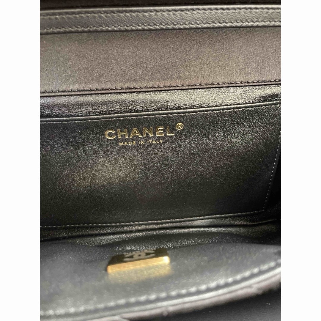CHANEL - シャネル リボン サテンバッグ チェーンクラッチ 新品 CHANEL - シャネル リボン サテンバッグ チェーンクラッチ 新品