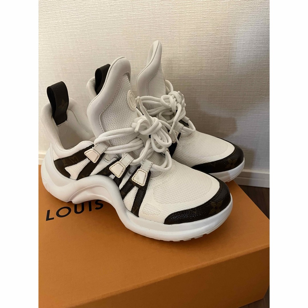 LOUIS VUITTON - LOUIS VUITTON ルイヴィトンアークライト 37 LOUIS VUITTON - LOUIS VUITTON ルイヴィトンアークライト 37