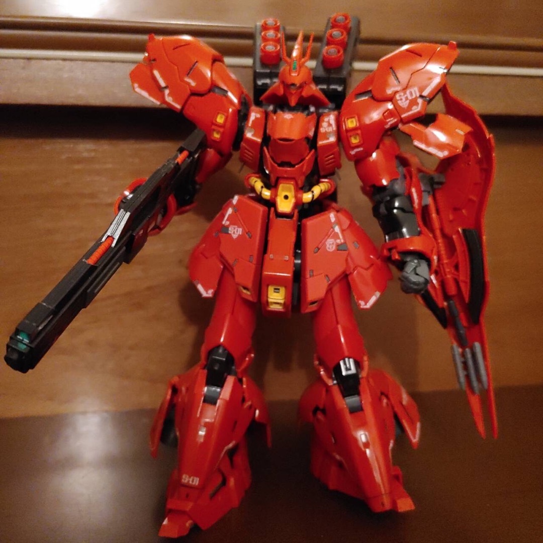 美品 ガンプラRG 完成品 MSN-04 サザビー 美品 ガンプラRG 完成品 MSN-04 サザビー