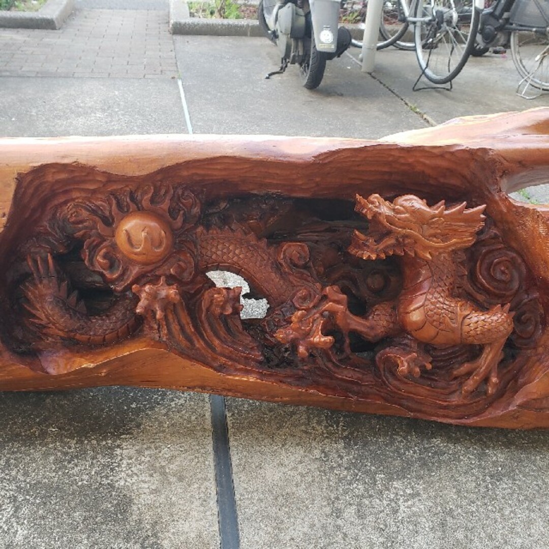 上等な 天然マンモス牙美しい手作り彫刻金運を招き玉兎握り物 上等な 天然マンモス牙美しい手作り彫刻金運を招き玉兎握り物