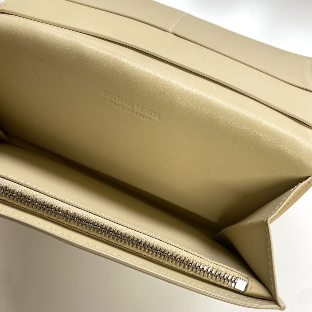 Bottega venetaボッテガヴェネタ 長財布クリーム 白イントレチャート Bottega venetaボッテガヴェネタ 長財布クリーム 白イントレチャート