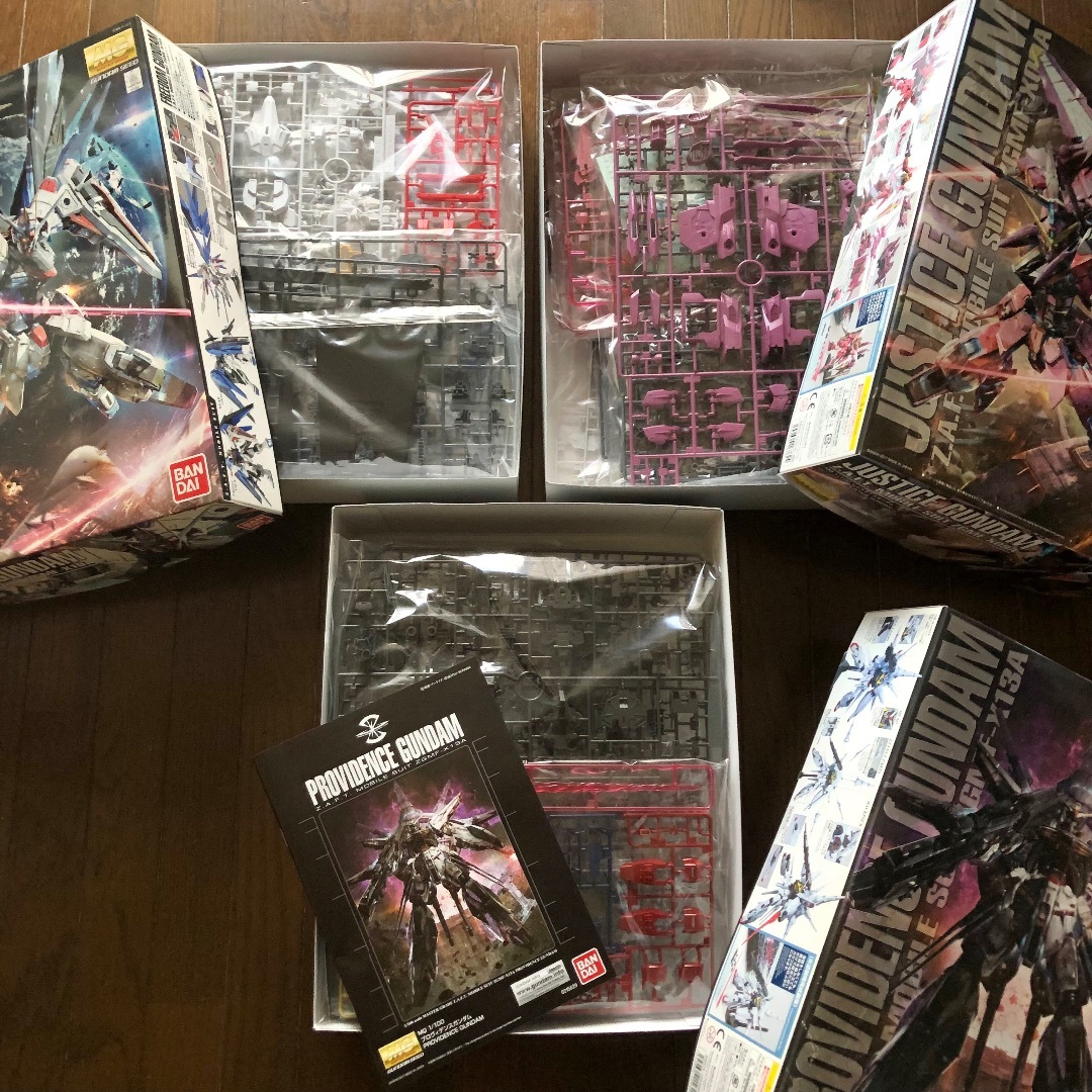 ガンダムSEED MG 1/100 ザフト軍製ガンダム 3種 ガンダムSEED MG 1/100 ザフト軍製ガンダム 3種