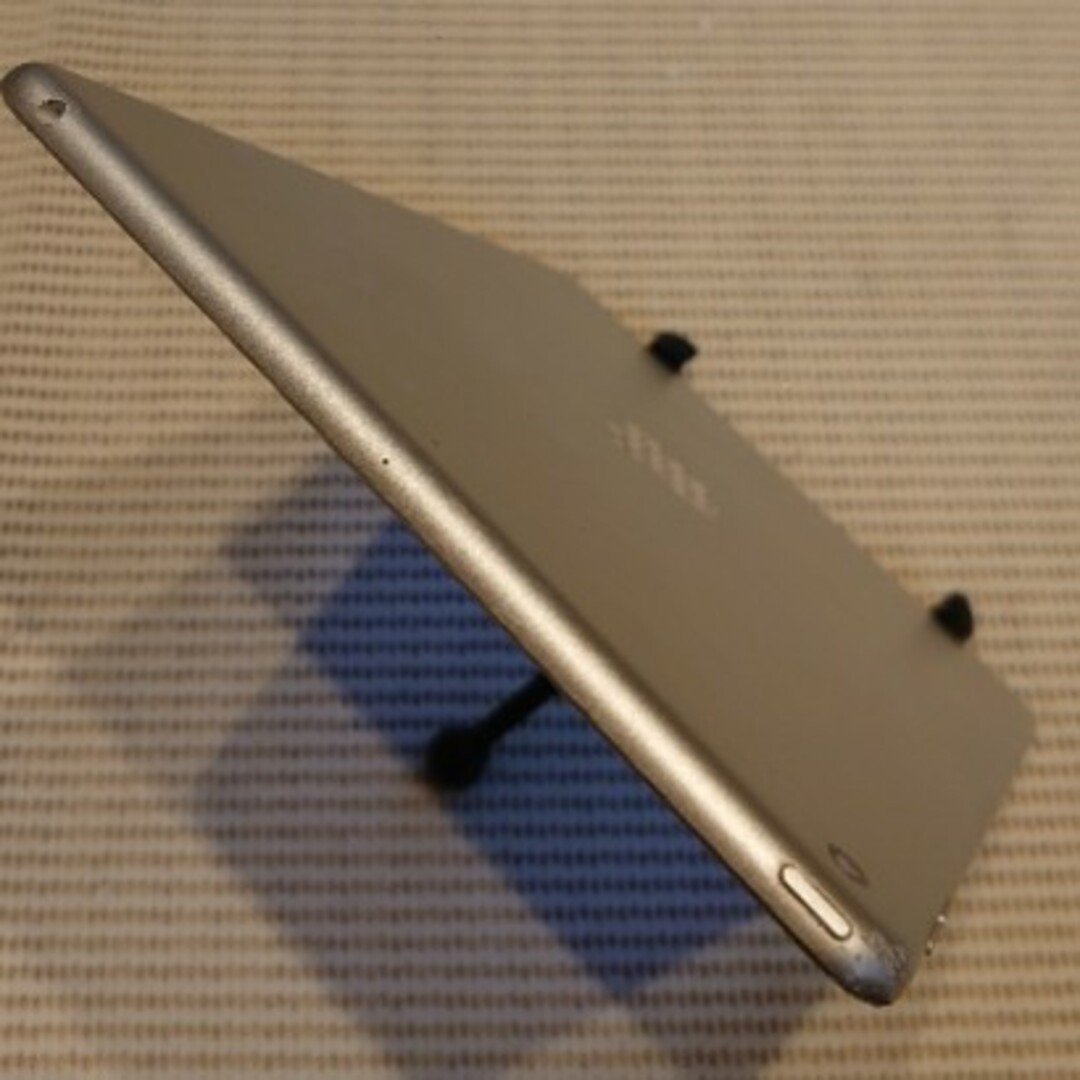 CQ1GD 完動品液晶無傷iPad第8世代(A2270)本体32GBシルバー CQ1GD 完動品液晶無傷iPad第8世代(A2270)本体32GBシルバー