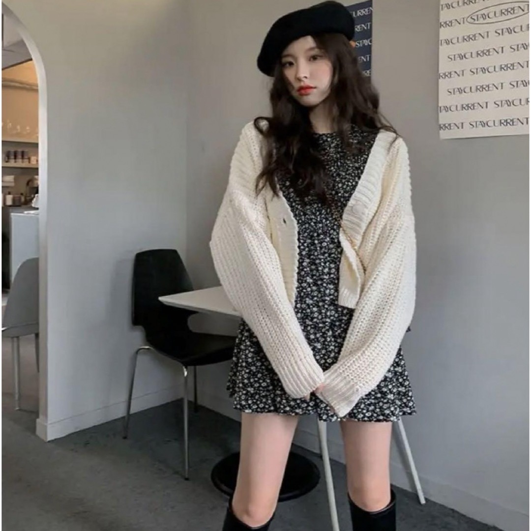 CHU XXX - 韓国ファッション chuu チュー ミニワンピース 小花柄 CHU XXX - 韓国ファッション chuu チュー ミニワンピース 小花柄