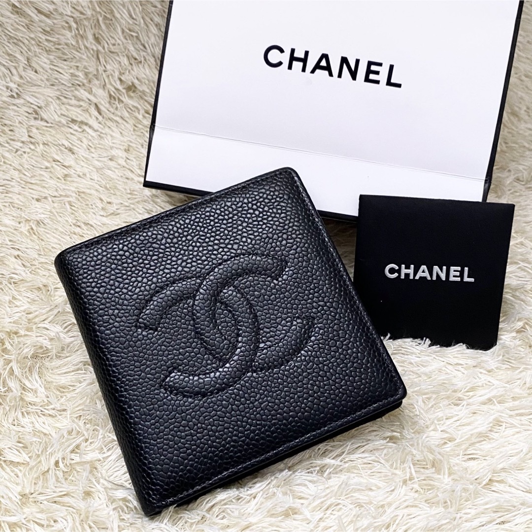 CHANEL✨シャネル キャビアスキン 二つ折り 財布 コンパクト CHANEL✨シャネル キャビアスキン 二つ折り 財布 コンパクト