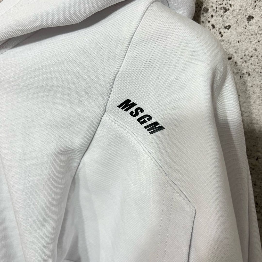 新品 MSGM クロップドパーカー ジップドルマンパーカー 羽織り 新品 MSGM クロップドパーカー ジップドルマンパーカー 羽織り