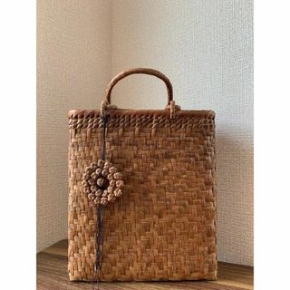 山形産☆山葡萄、六角花編みかごバック 有する 山形産☆山葡萄、六角花編みかごバック 有する