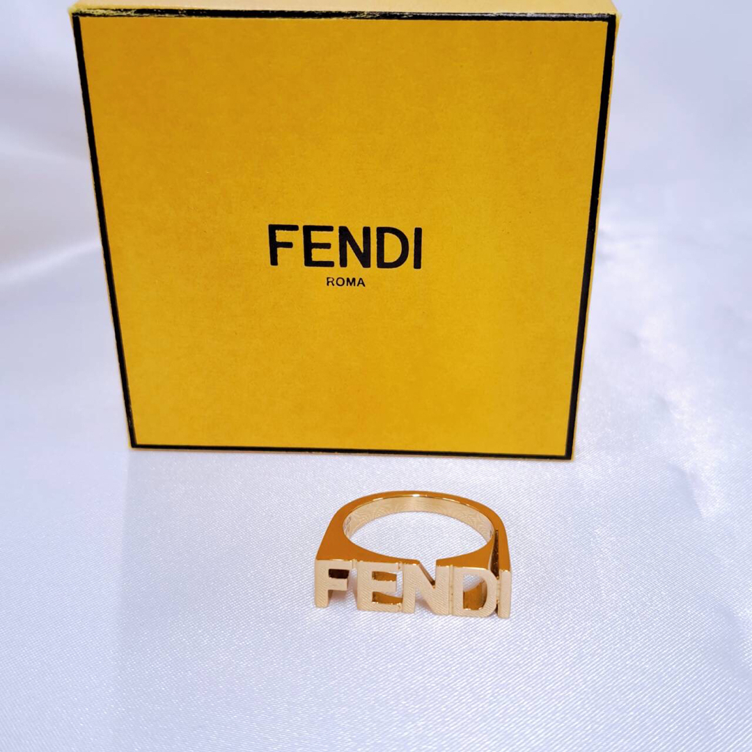 フェンディ FENDI ロゴ リング ゴールドカラー GP サイズM 22号相当 フェンディ FENDI ロゴ リング ゴールドカラー GP サイズM 22号相当