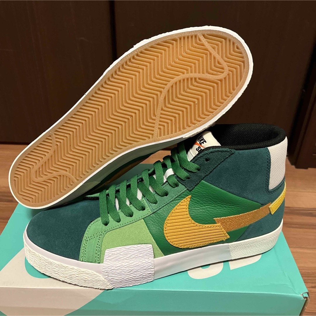 NIKE - 【新品黒タグ付】Nike SB Blazer Mid “モザイク” 28cmの NIKE - 【新品黒タグ付】Nike SB Blazer Mid “モザイク” 28cmの