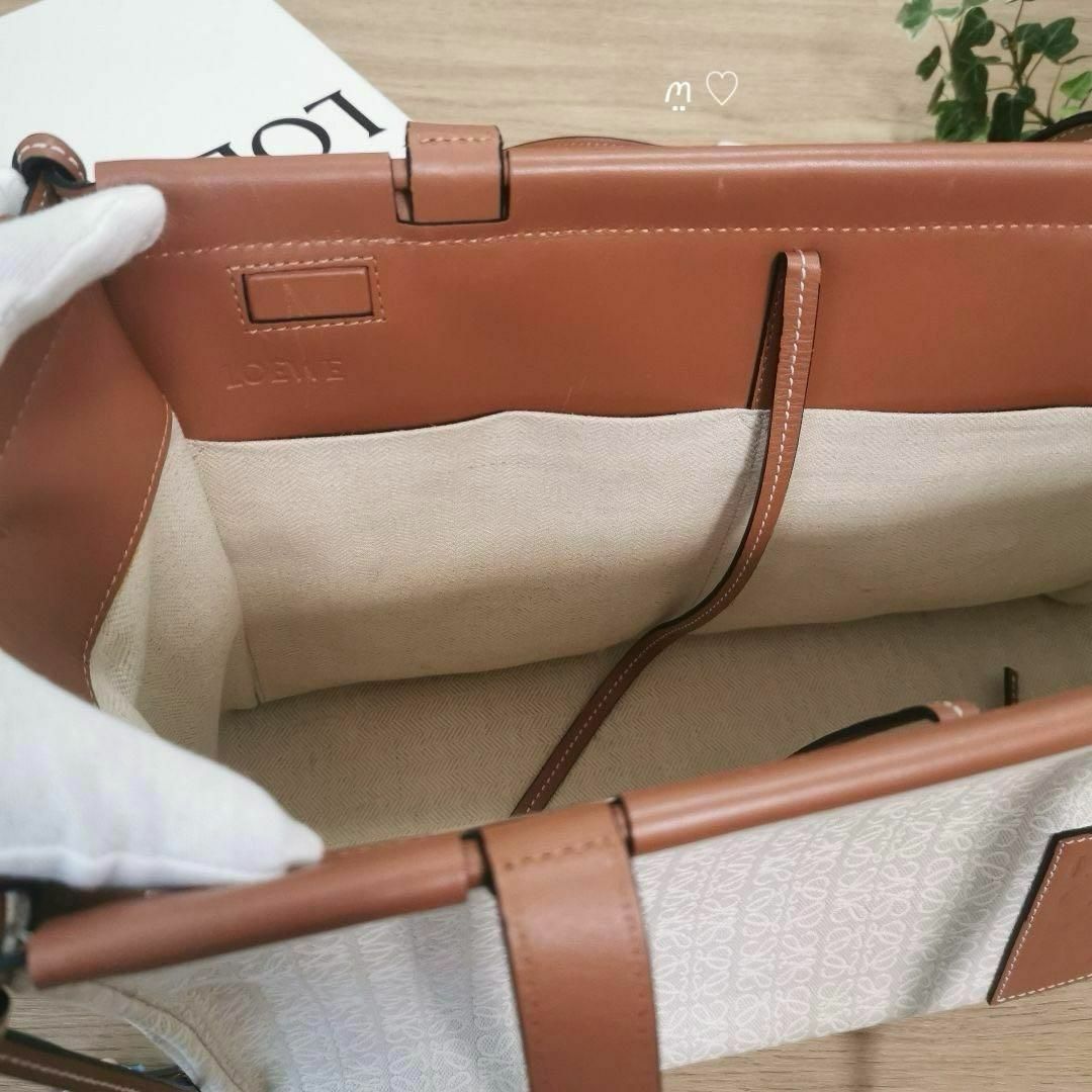 LOEWE ロエベ クッショントートバッグ スモール アナグラムジャ LOEWE ロエベ クッショントートバッグ スモール アナグラムジャ