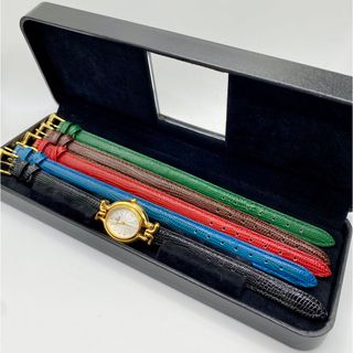 FENDI(腕時計 ・ ゴールド/金色系)のフリマアイテム一覧 FENDI(腕時計 ・ ゴールド/金色系)のフリマアイテム一覧
