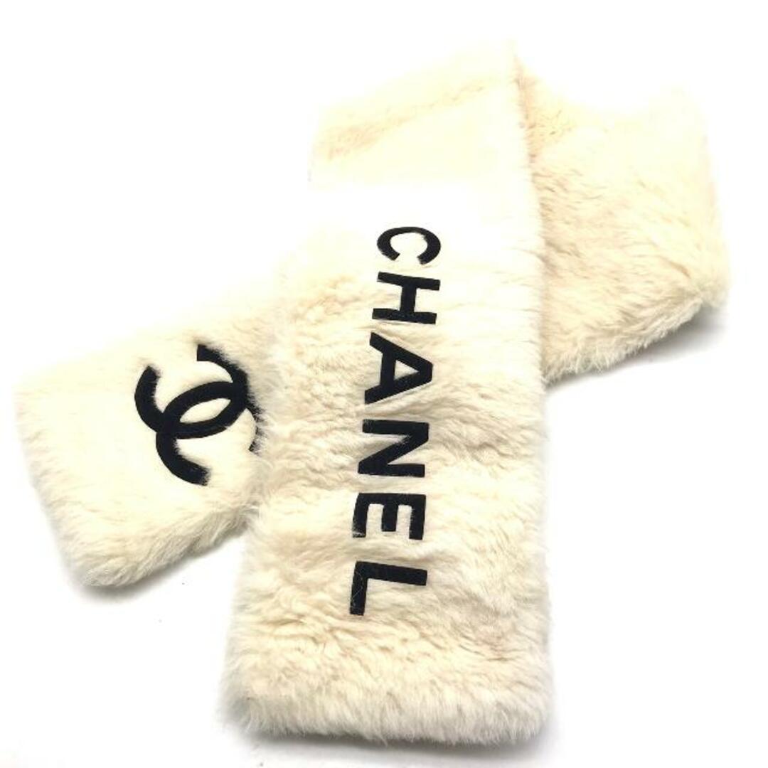 CHANEL シャネル ココマーク ロゴ ワッペン ファー マフラー CHANEL シャネル ココマーク ロゴ ワッペン ファー マフラー