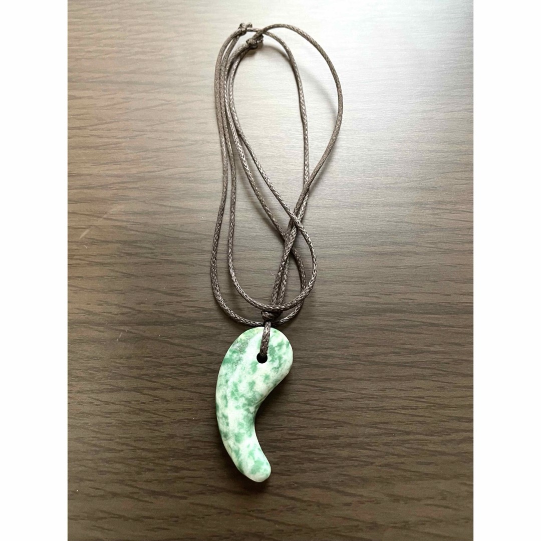 ◇一点物 翡翠 勾玉 魔除け お守り ヒスイ お宝 斑模様 三種の神器 ◇一点物 翡翠 勾玉 魔除け お守り ヒスイ お宝 斑模様 三種の神器