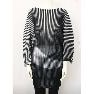 ISSEY MIYAKE(チュニック)のフリマアイテム一覧 ISSEY MIYAKE(チュニック)のフリマアイテム一覧