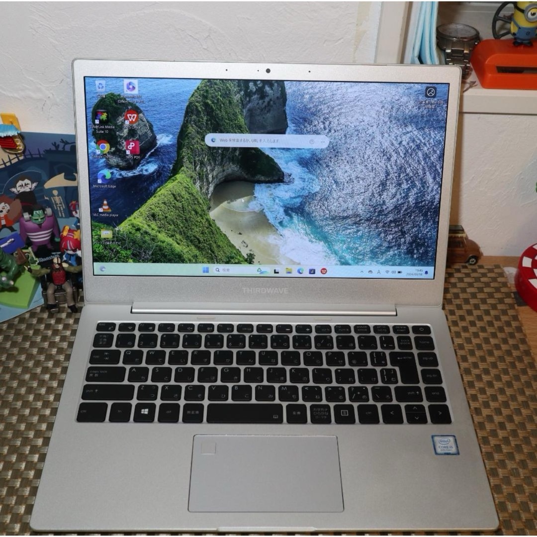 Win11小型&軽量!8世代Corei5/SSD/メ8/FHD液晶/無線/カメラ Win11小型&軽量!8世代Corei5/SSD/メ8/FHD液晶/無線/カメラ