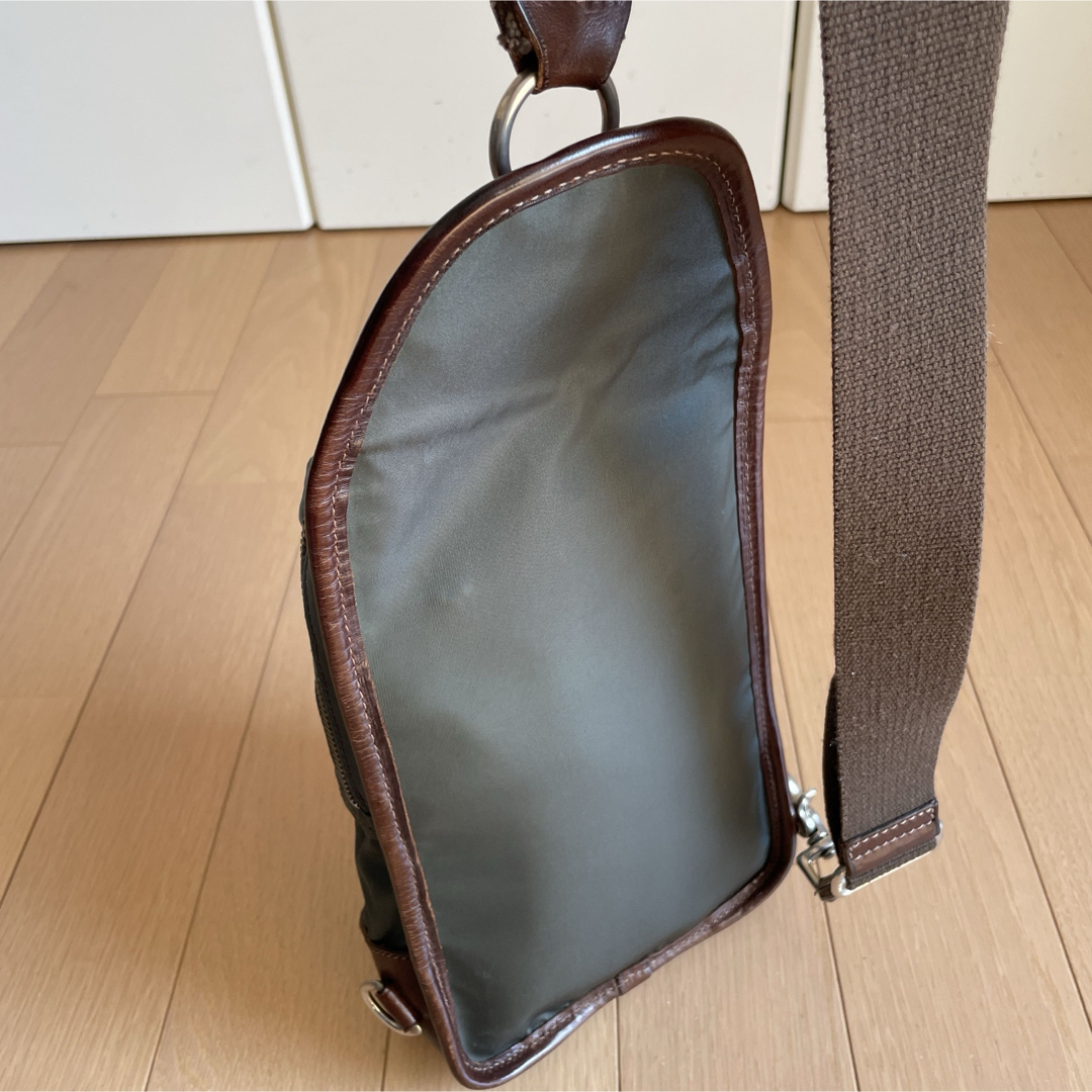 BEYES別注ダニエル&ボブボディバッグ ピッポナイロンレザー BEYES別注ダニエル&ボブボディバッグ ピッポナイロンレザー