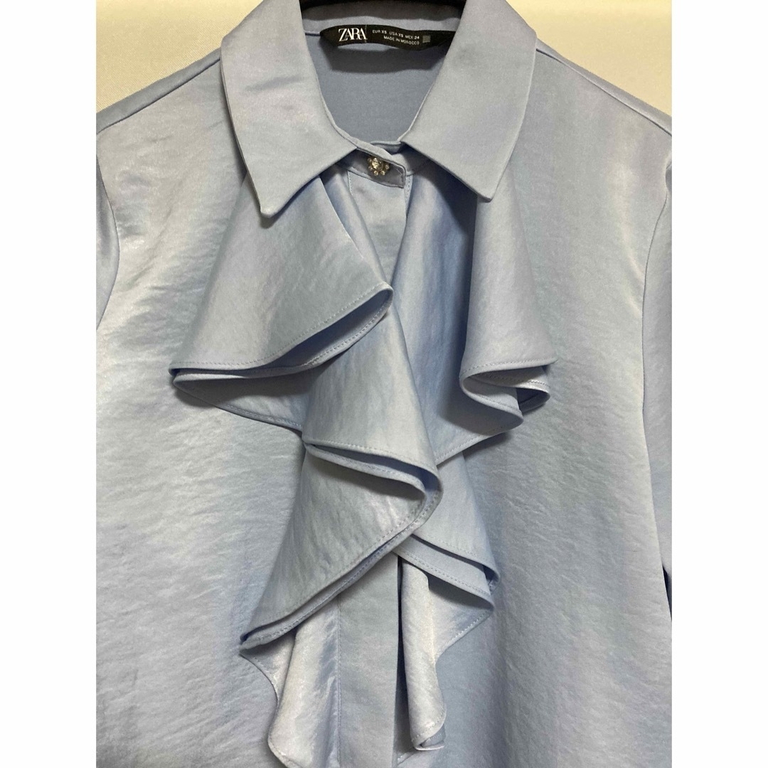 ZARA - ZARA サテンフリルシャツ ブラウスの通販 by 値下げOK ZARA - ZARA サテンフリルシャツ ブラウスの通販 by 値下げOK