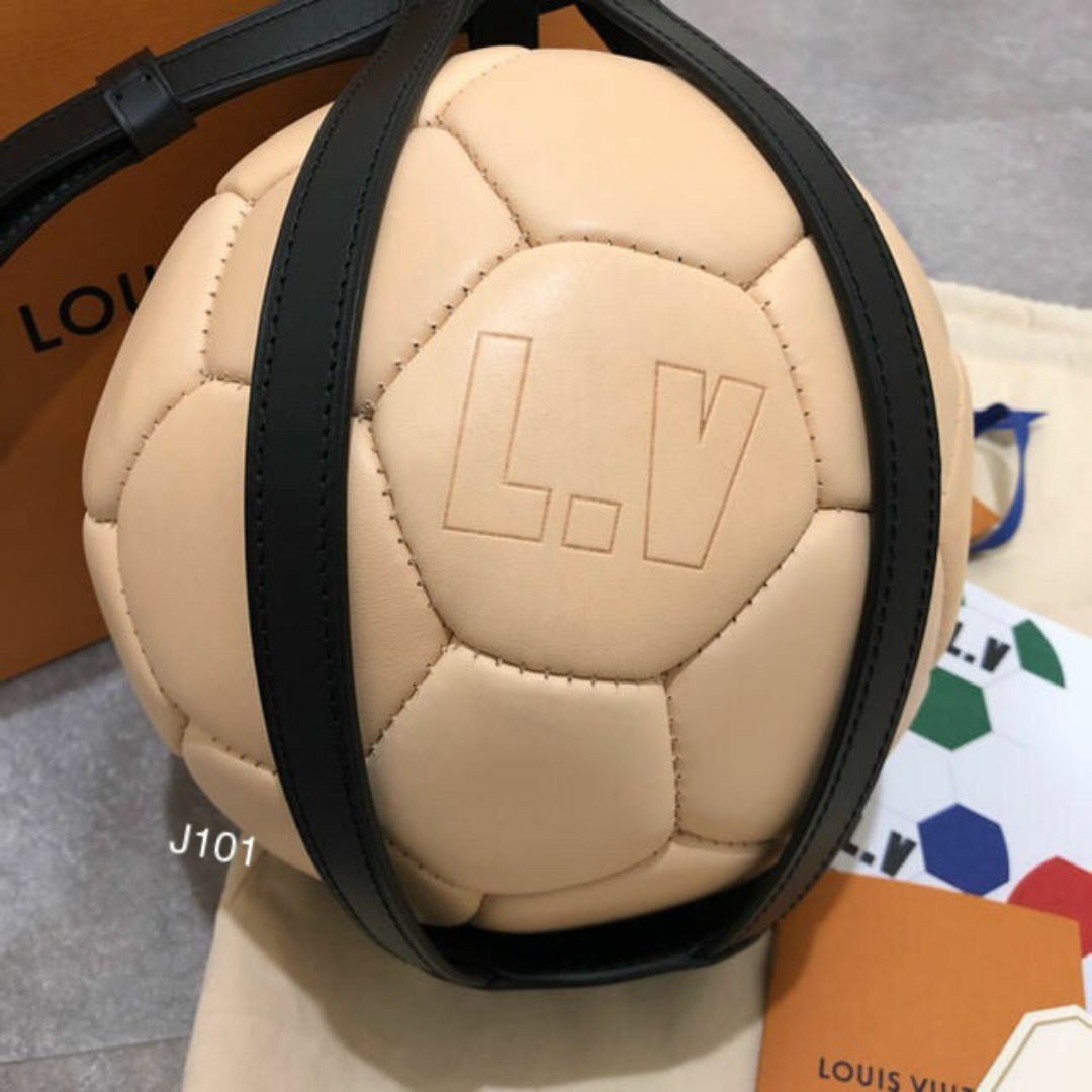 LOUIS VUITTON - ルイヴィトン 超希少 FIFA公認 W杯記念サッカー LOUIS VUITTON - ルイヴィトン 超希少 FIFA公認 W杯記念サッカー