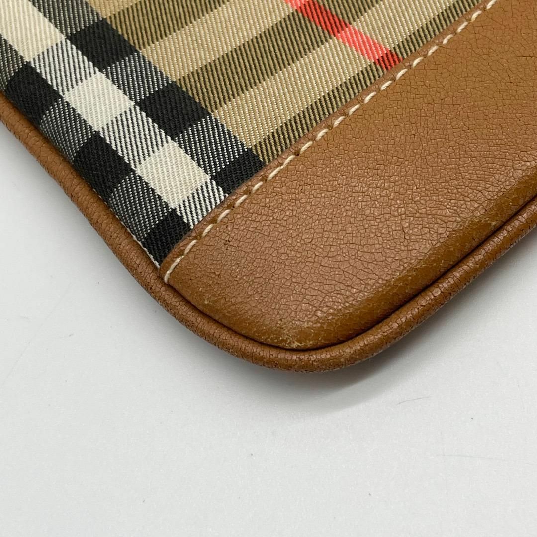 BURBERRY - 美品✨バーバリー クラッチバッグ ノバチェック BURBERRY - 美品✨バーバリー クラッチバッグ ノバチェック