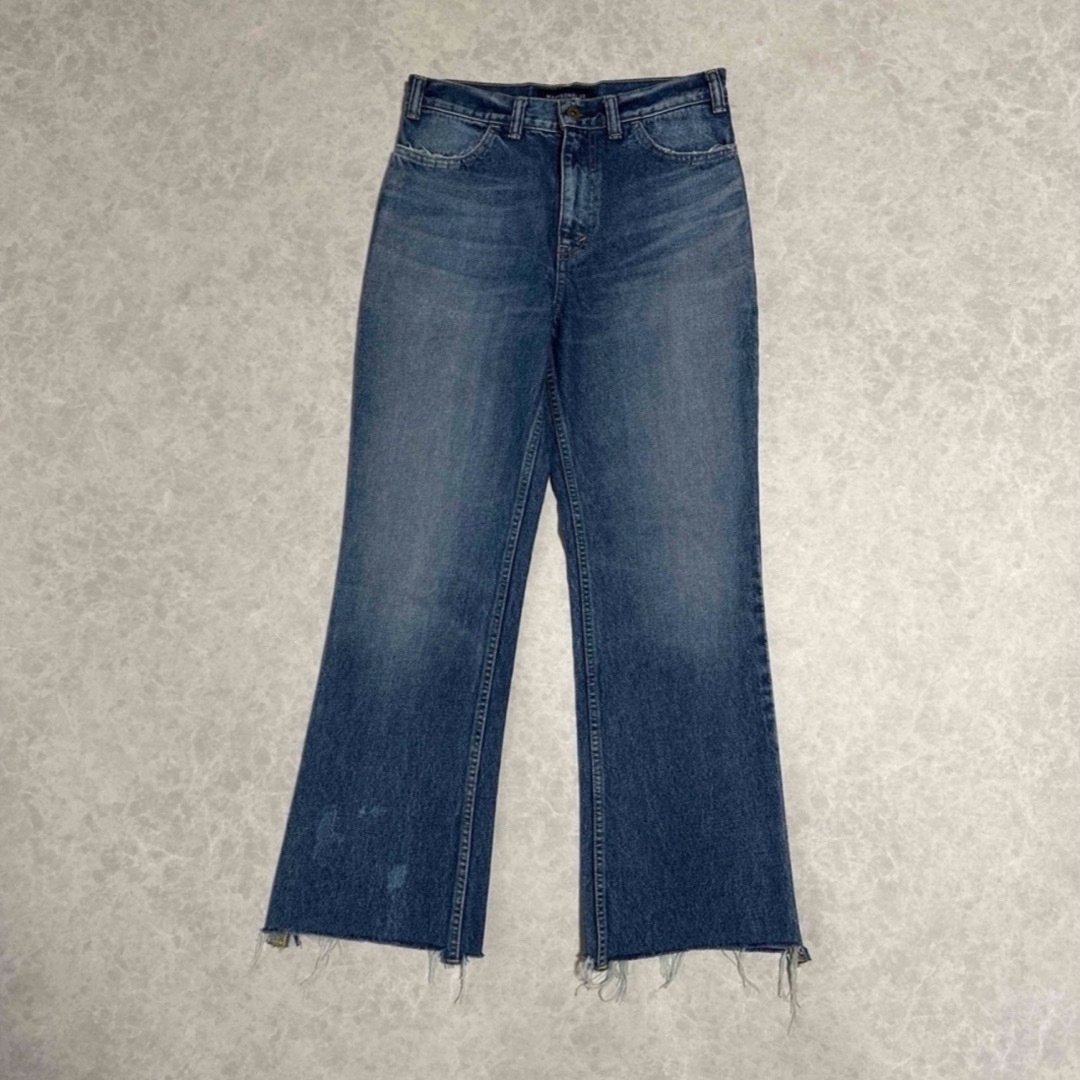 MADISONBLUE - マディソンブルー HEM CUT FLARE デニム 試着のみ MADISONBLUE - マディソンブルー HEM CUT FLARE デニム 試着のみ