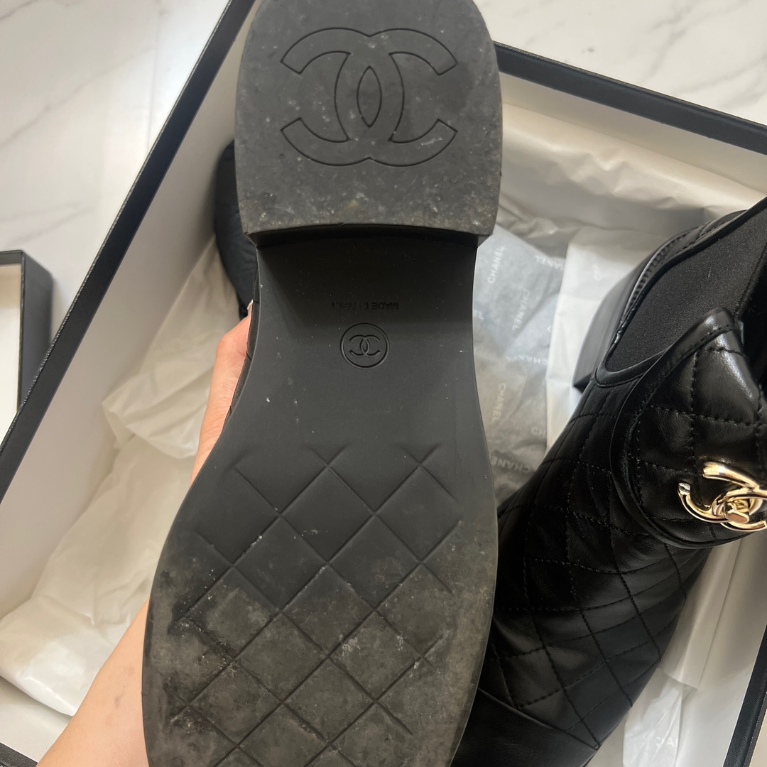 CHANEL - 【CHANEL】ココマークショートブーツ 【最終値下げ】の CHANEL - 【CHANEL】ココマークショートブーツ 【最終値下げ】の