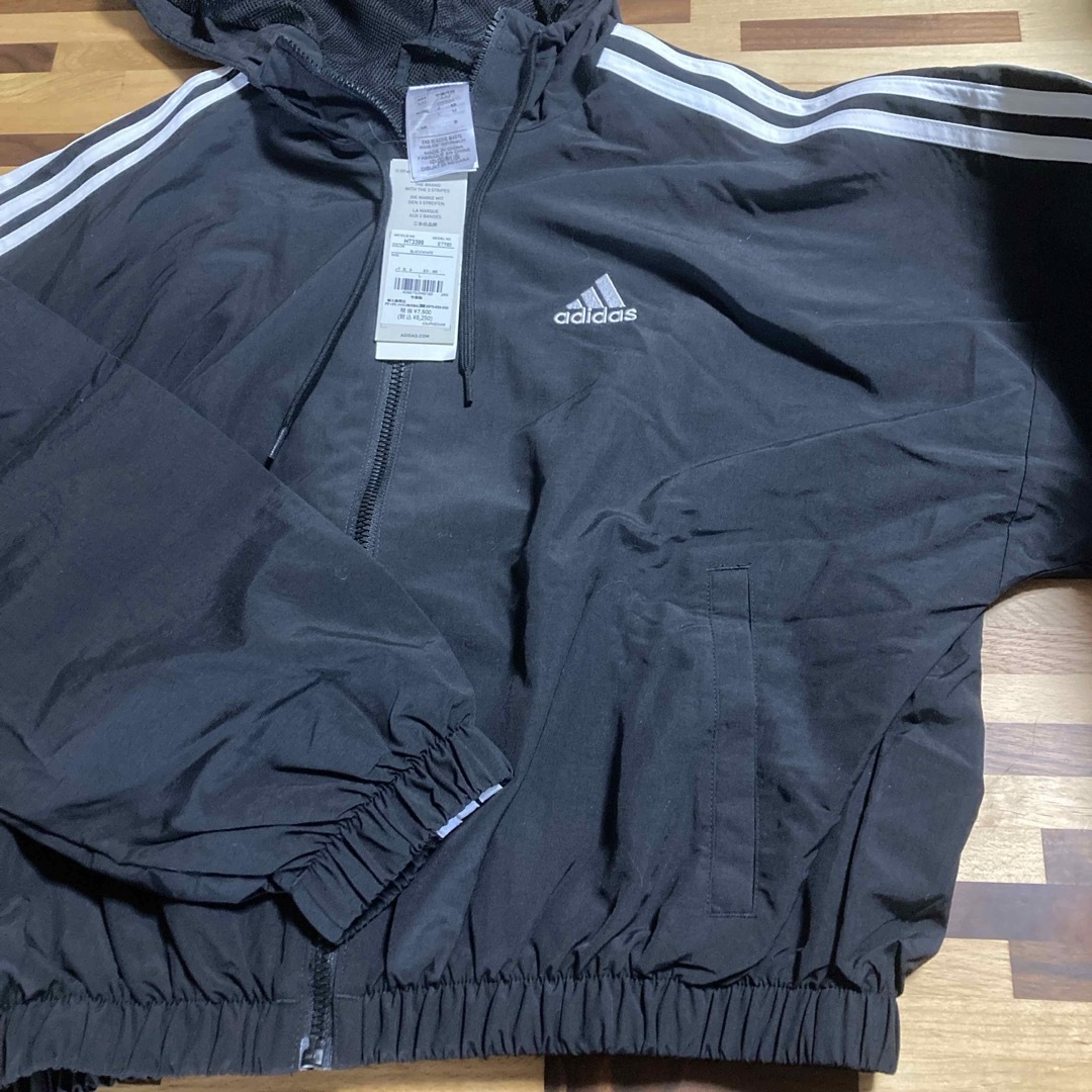 adidas - アディダスパーカー ナイロン ショート丈 ブラック adidas - アディダスパーカー ナイロン ショート丈 ブラック