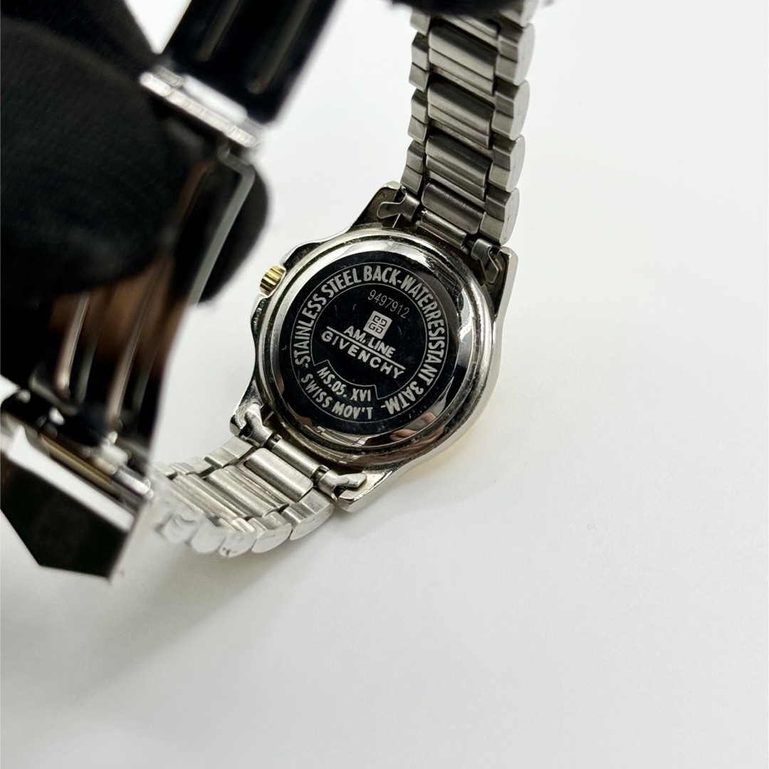 GIVENCHY - GIVENCHY ジバンシィクォーツ 3針 ローマン ラウンド GIVENCHY - GIVENCHY ジバンシィクォーツ 3針 ローマン ラウンド