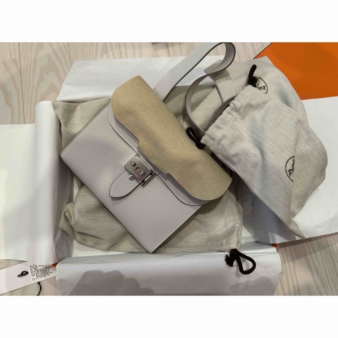 HERMES - エルメス HERMES 新作 Sac a depeches 21 白の通販 by HERMES - エルメス HERMES 新作 Sac a depeches 21 白の通販 by