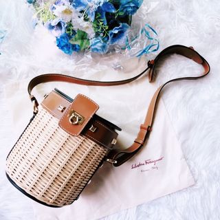 Salvatore Ferragamoのフリマアイテム一覧 Salvatore Ferragamoのフリマアイテム一覧