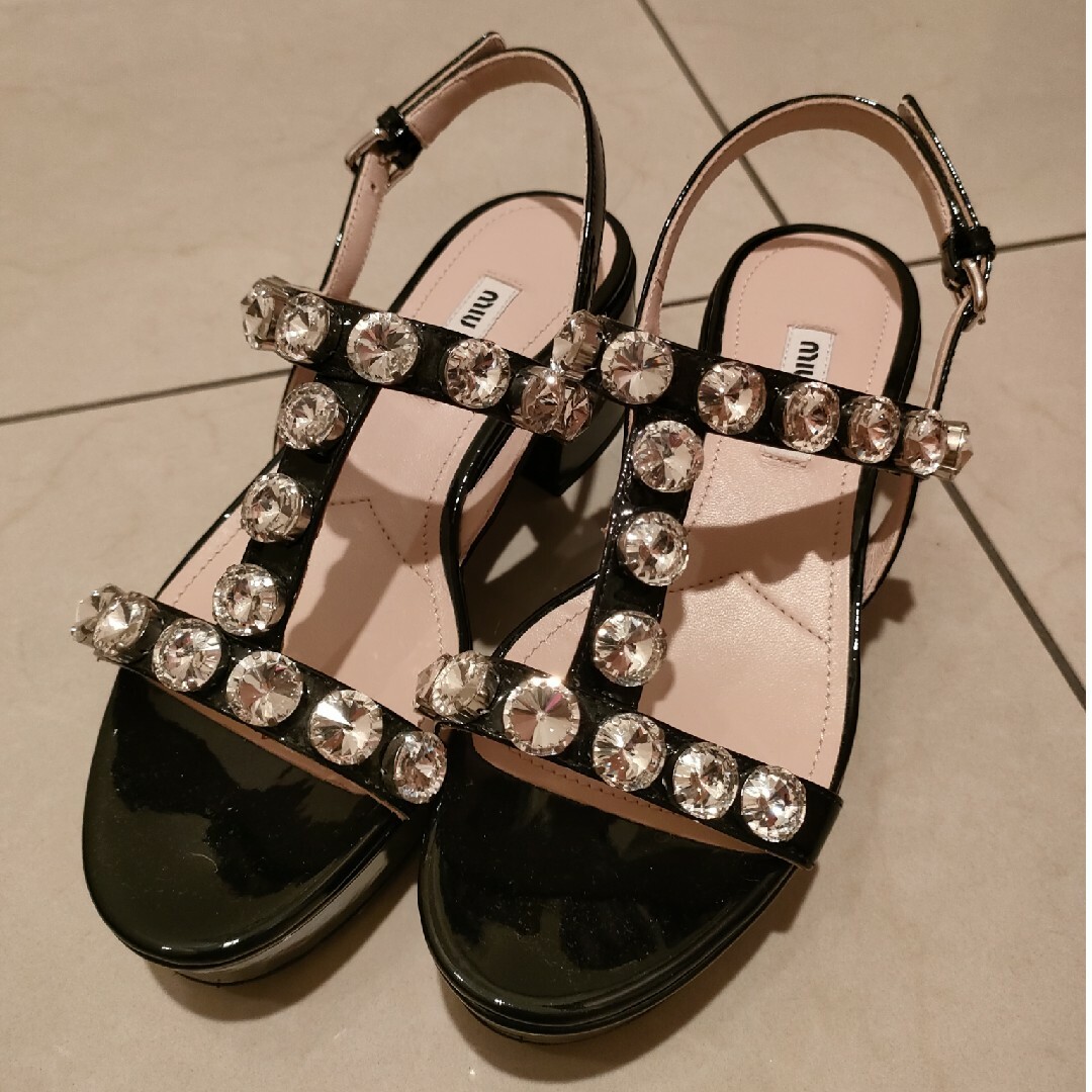 miumiuサンダル新品未使用 しらま miumiuサンダル新品未使用 しらま