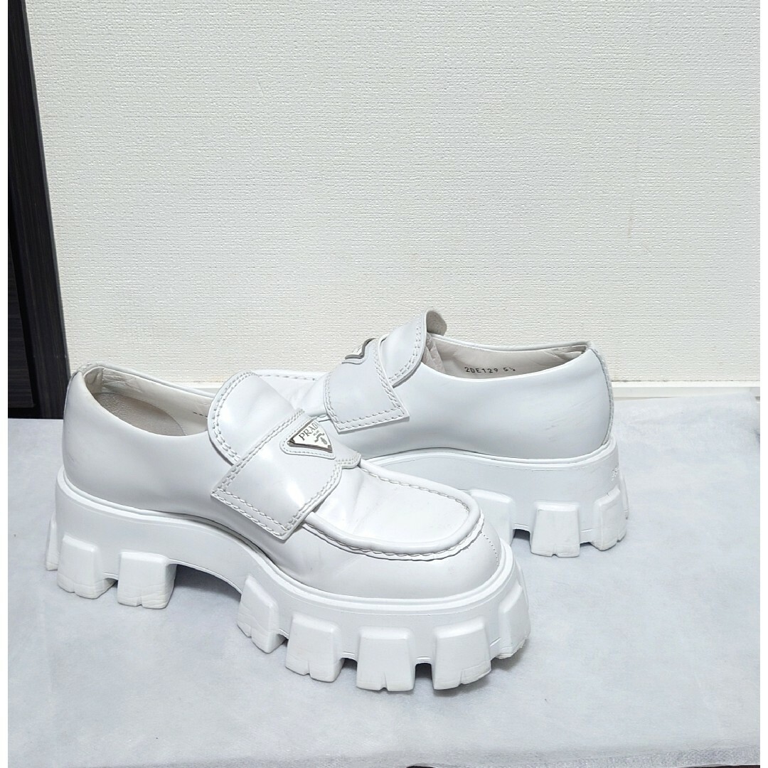 PRADA - プラダ モノリス ローファー 5.5 ホワイト 白 PRADA - プラダ モノリス ローファー 5.5 ホワイト 白