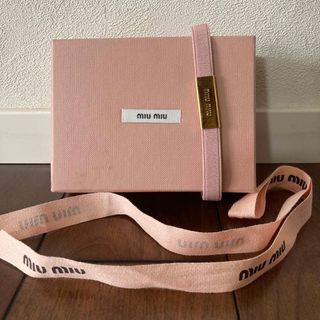 MIU MIUのフリマアイテム一覧 MIU MIUのフリマアイテム一覧