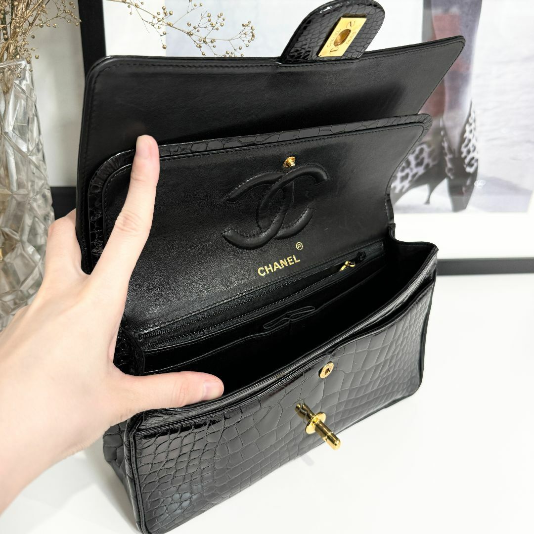 CHANEL - 激レア シャネル クロコダイル ダブルフラップ CHANEL - 激レア シャネル クロコダイル ダブルフラップ