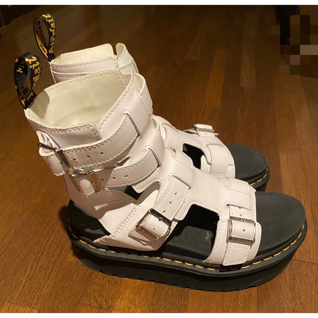 Dr.Martens GIAVANNA 厚底サンダル ホワイト UK6 Dr.Martens GIAVANNA 厚底サンダル ホワイト UK6