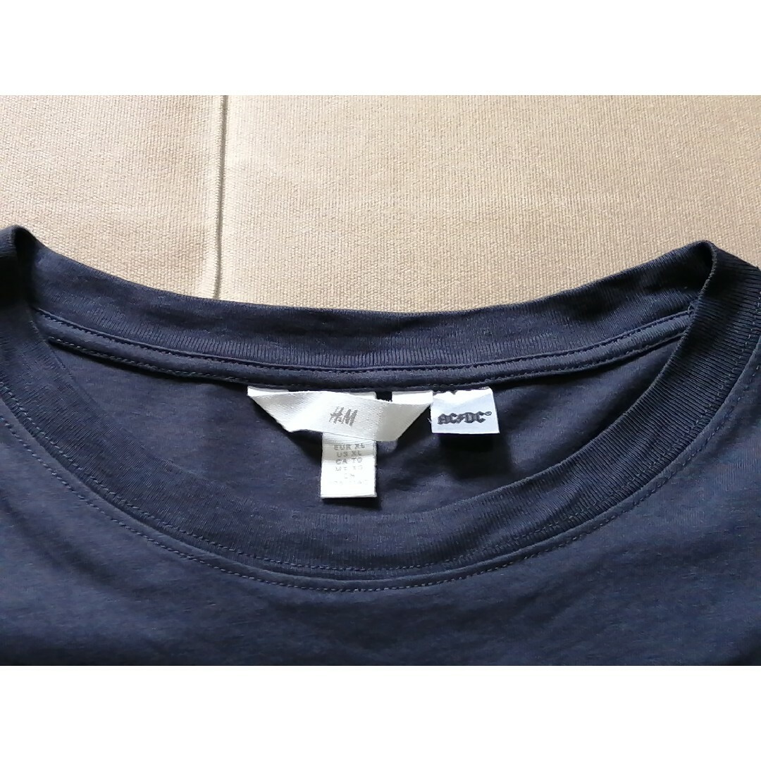 H&M - 美品 AC/DC XLサイズ ヴィンテージ加工プリントTシャツの H&M - 美品 AC/DC XLサイズ ヴィンテージ加工プリントTシャツの