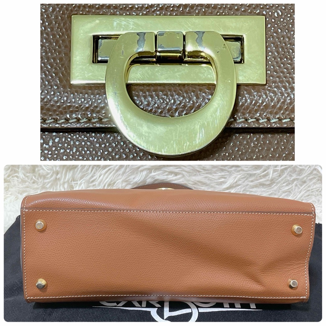 カルボッティ ハンドバッグ 243 Tan ショルダーストラップ付き カルボッティ ハンドバッグ 243 Tan ショルダーストラップ付き