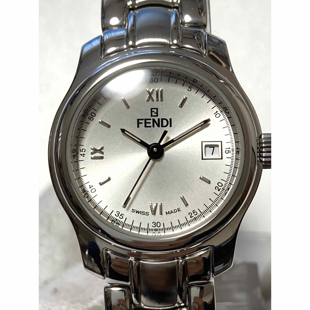 FENDI - 【付属品有】 FENDI フェンディ オロロギ 人気 シルバー FENDI - 【付属品有】 FENDI フェンディ オロロギ 人気 シルバー