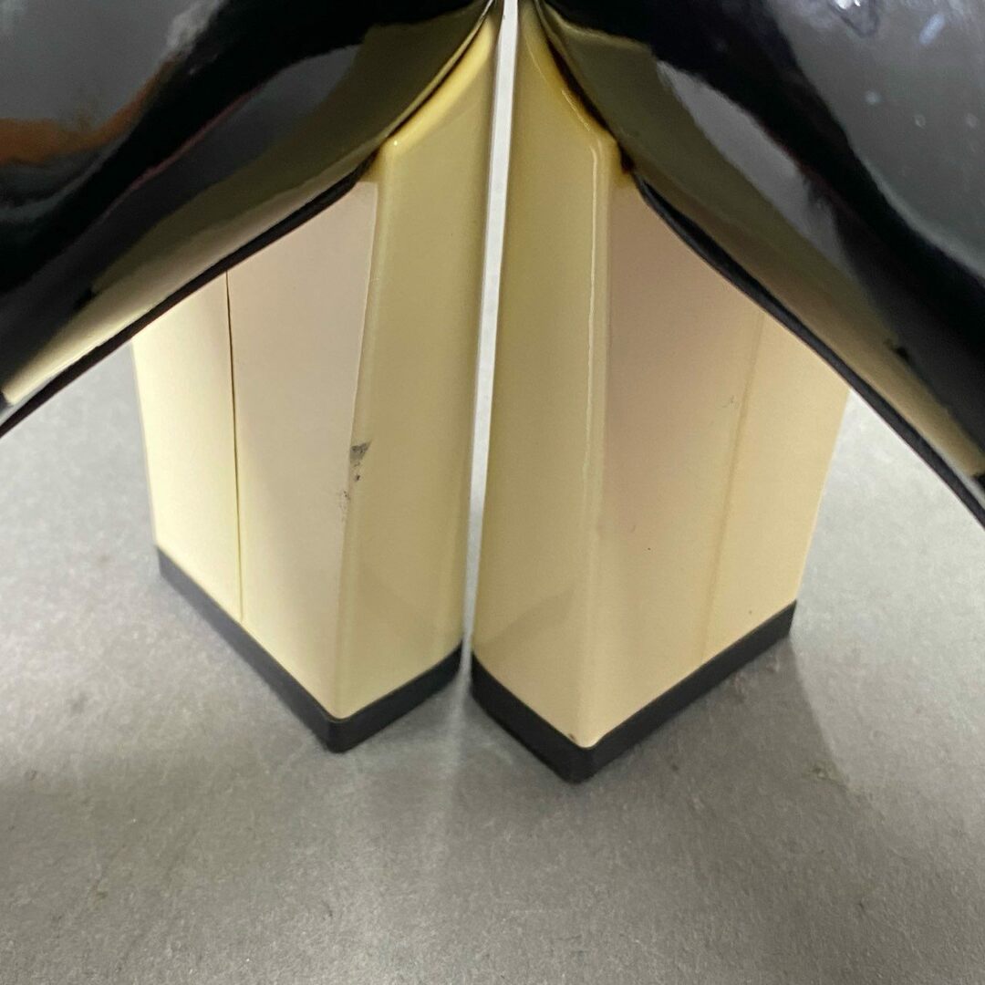 FENDI - 5f2 FENDI フェンディ パテントレザー ヒールパンプス FENDI - 5f2 FENDI フェンディ パテントレザー ヒールパンプス