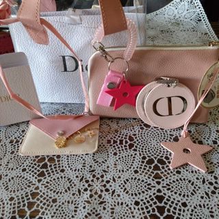 Diorのフリマアイテム一覧 Diorのフリマアイテム一覧